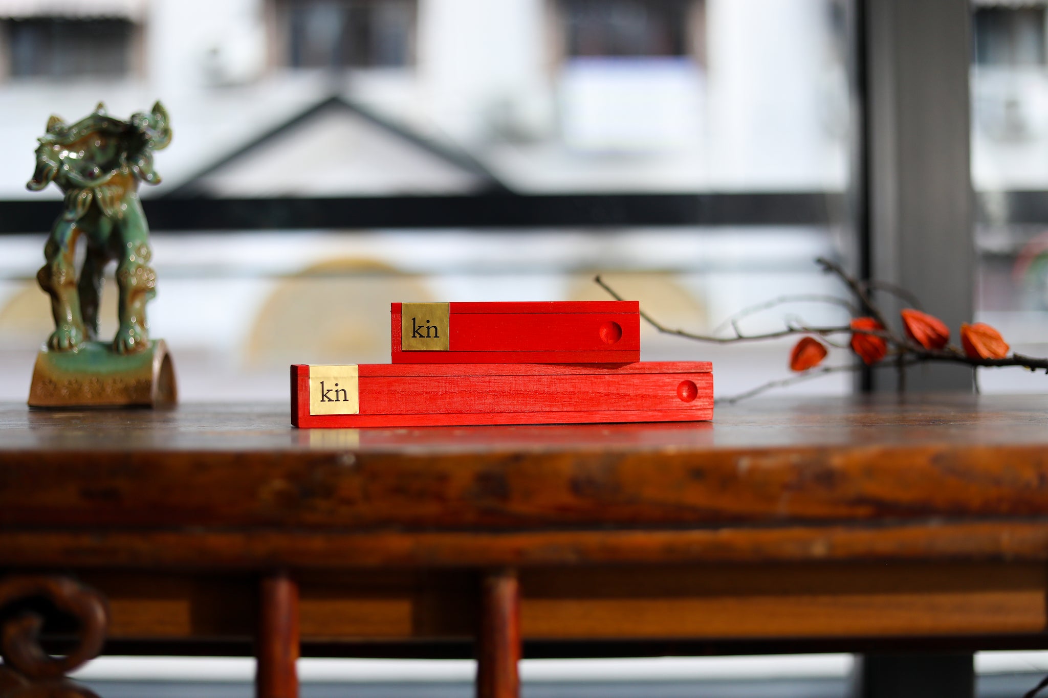 A Step-by-Step Guide to Light and Put out Incense Sticks - Kin Objects